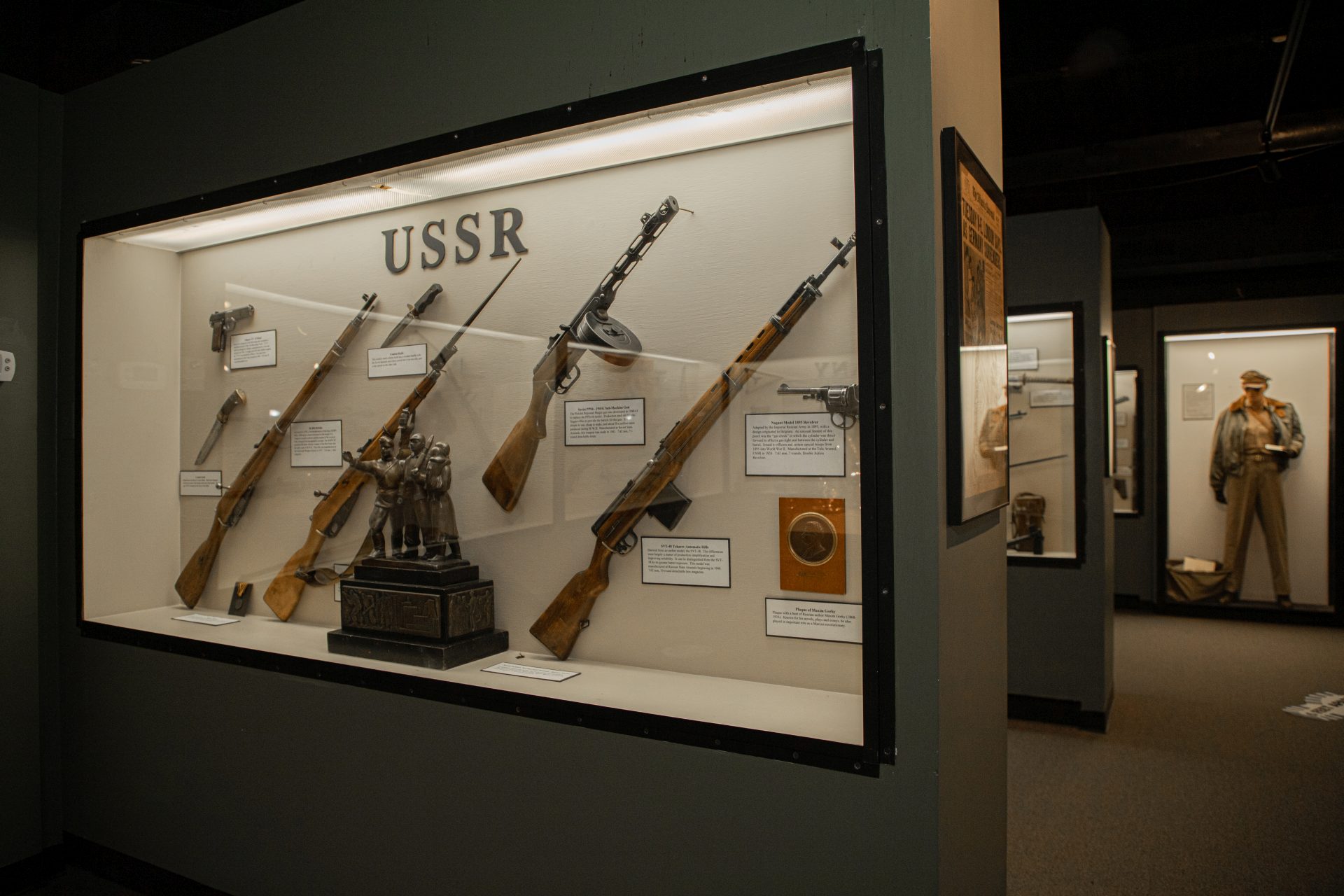 Exhibits and Galleries - AMG